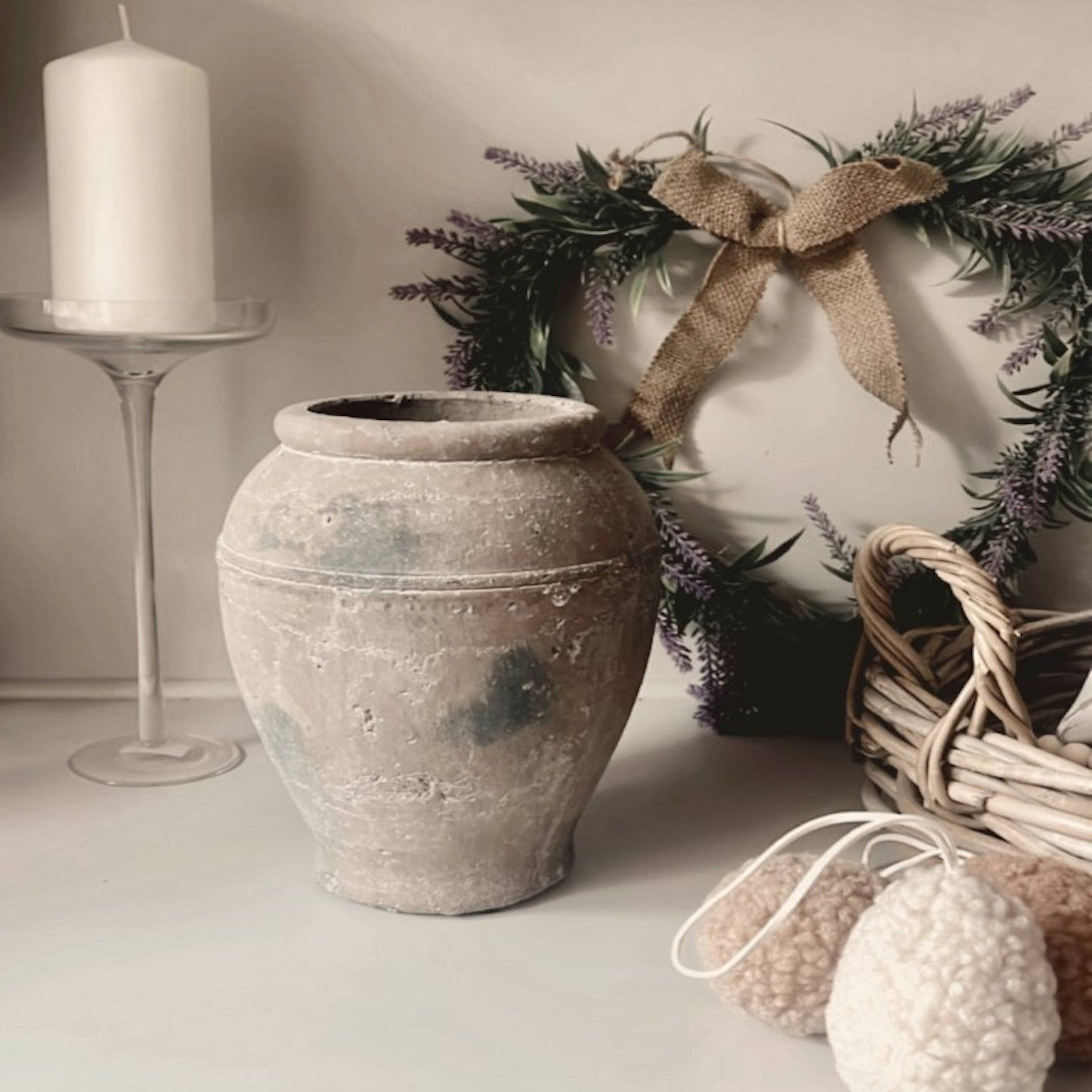 Small Rustic Roman Pot – Pretty White House
