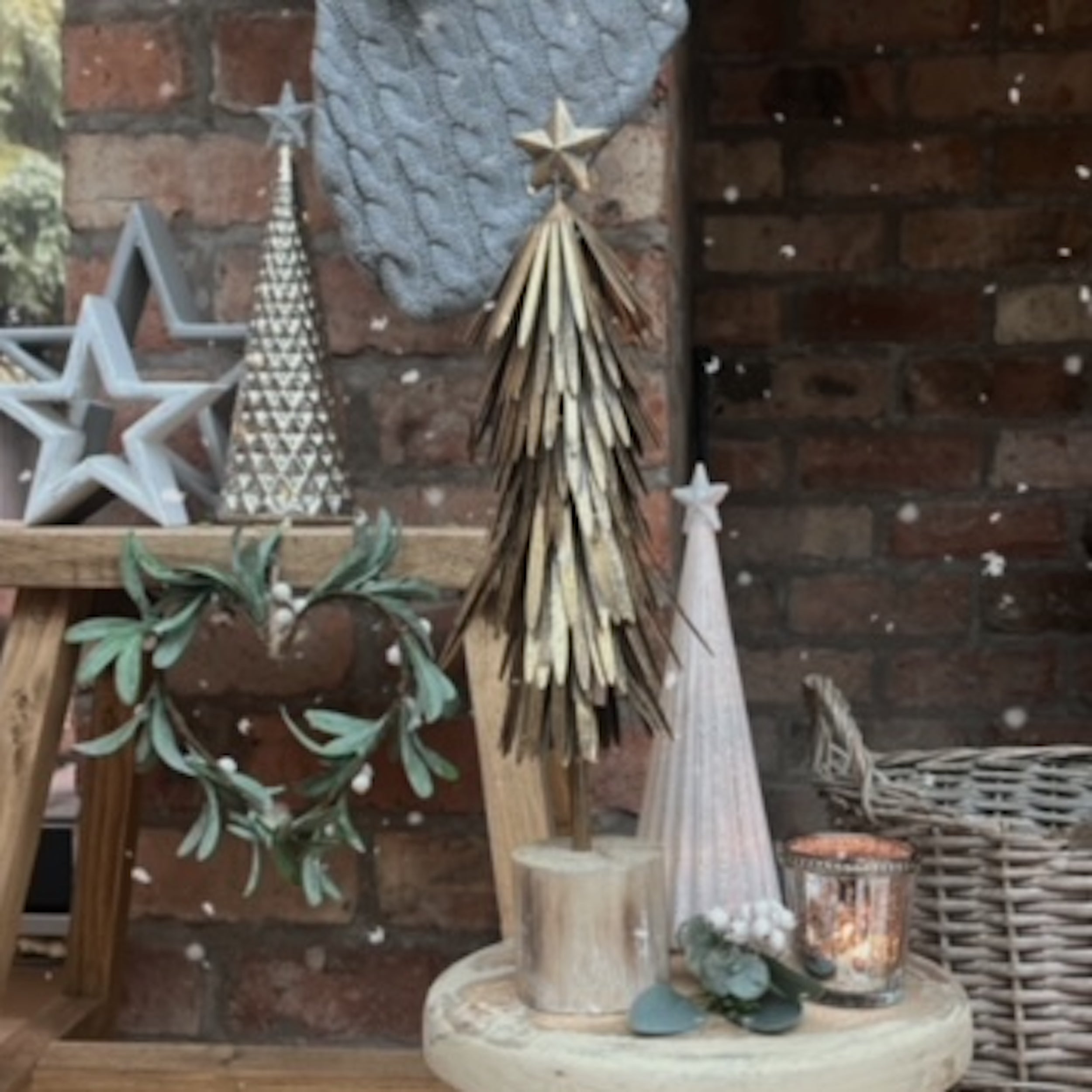 Large Rustic Gold Metal Tree – Pretty White House