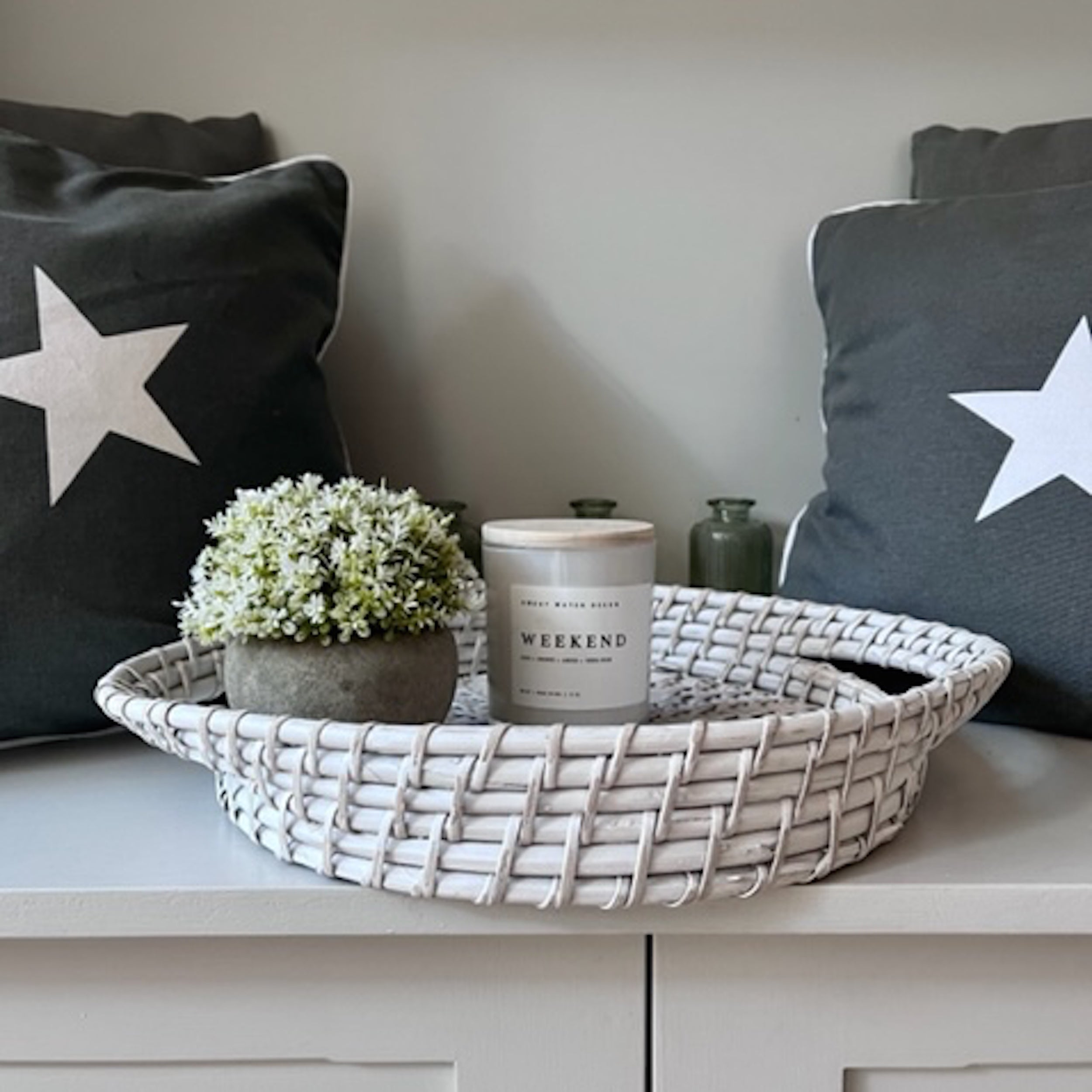 Round White Rattan Tray – Pretty White House